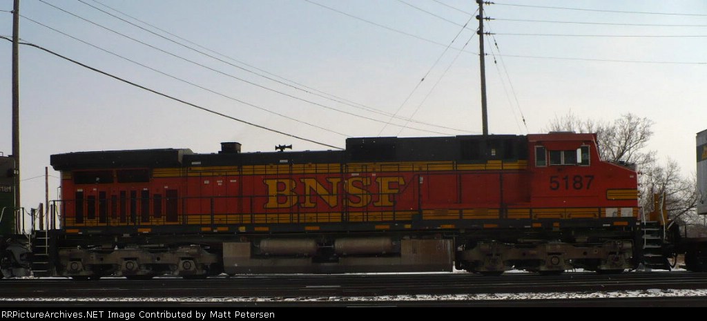 BNSF 5187
